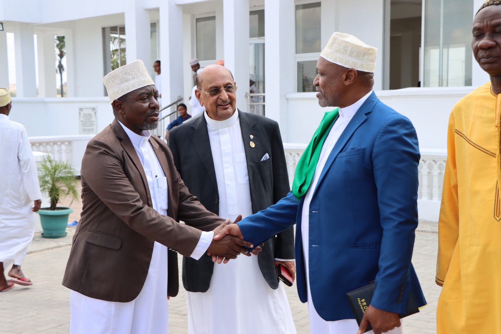 Naibu Kadhi Mkuu ampongeza Shiraz kwa kujenga Msikiti Dar - Timesmajira